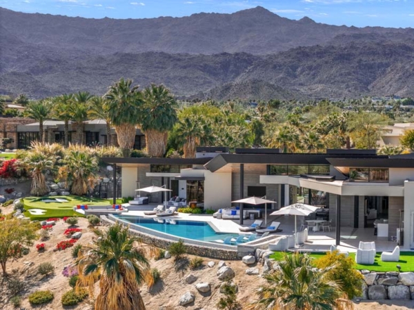 Team Sun Builders | Luxury Homes. Distinctive Experience.